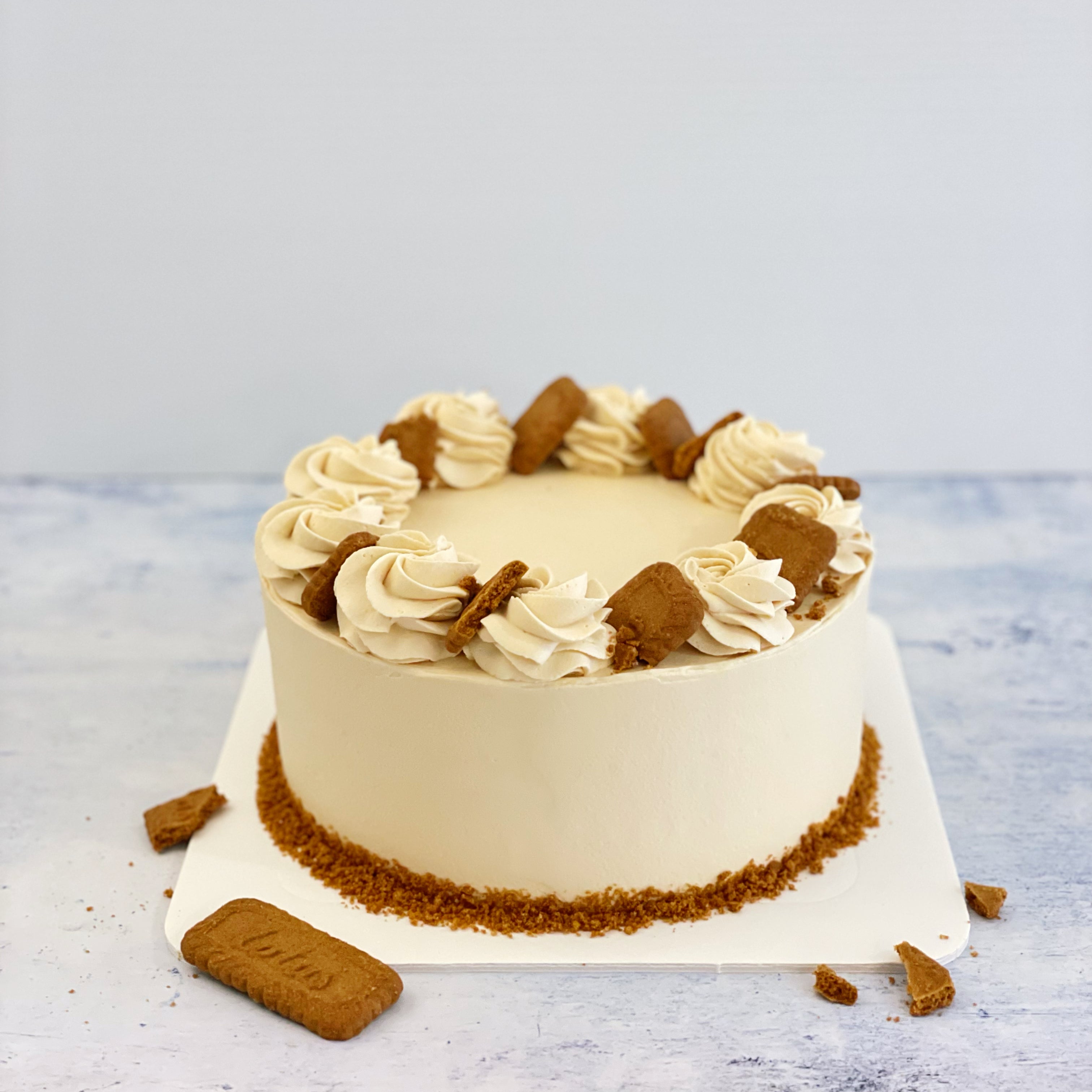Caramel Biscoff Cake – Eversweet Cakes